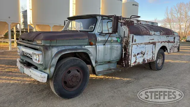 Steffes Group | 1964 GMC 960