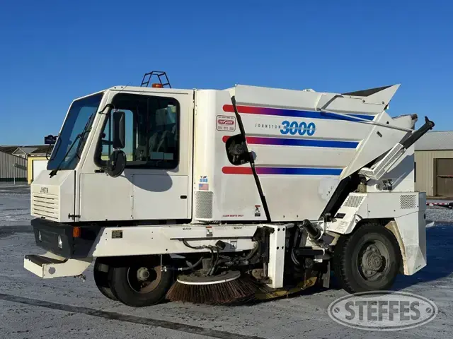 Steffes Group | 2004 Johnston 3000