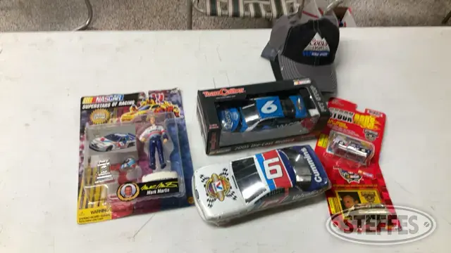 Steffes Group | Mark Martin Collectables