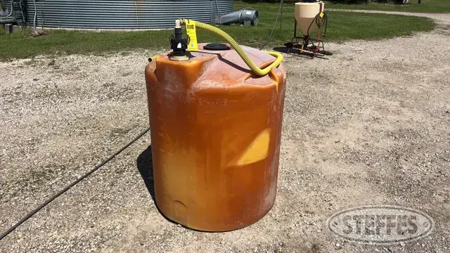 Steffes Group | 200 gal. poly tank