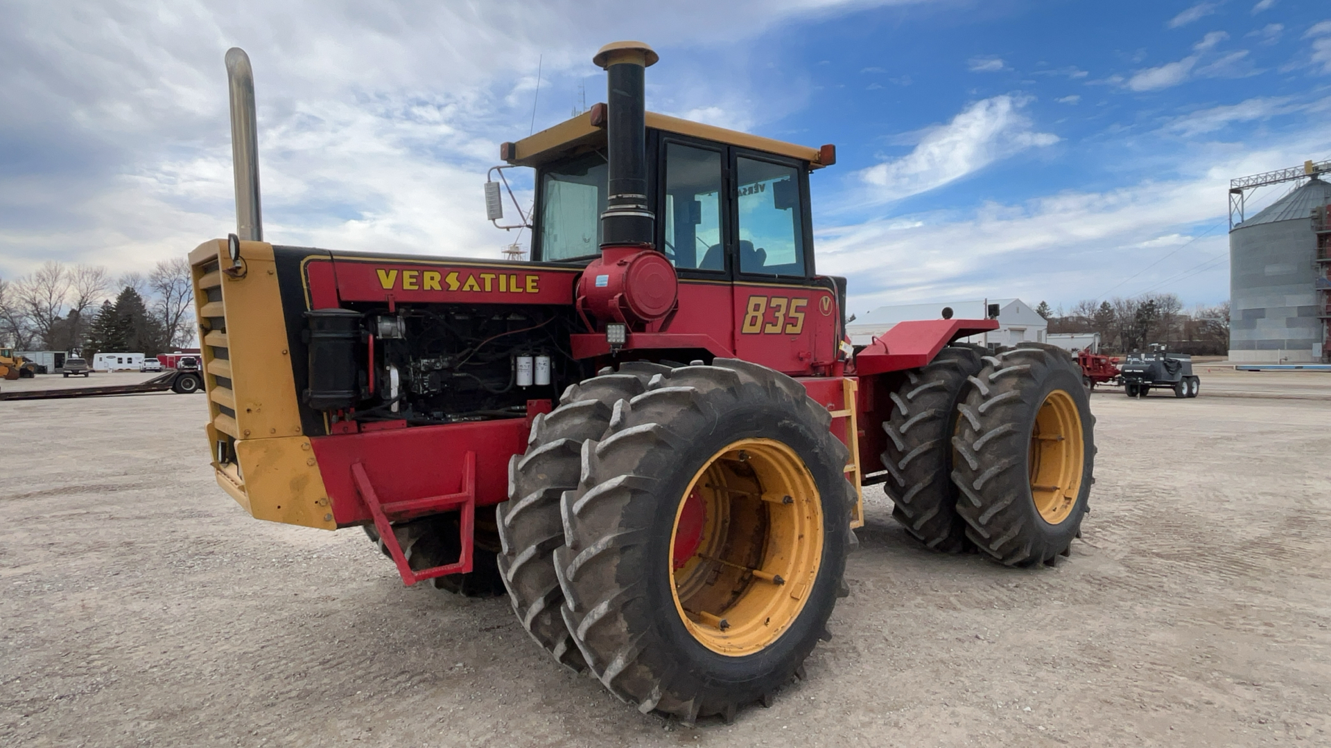 Steffes Group | 1978 Versatile 835