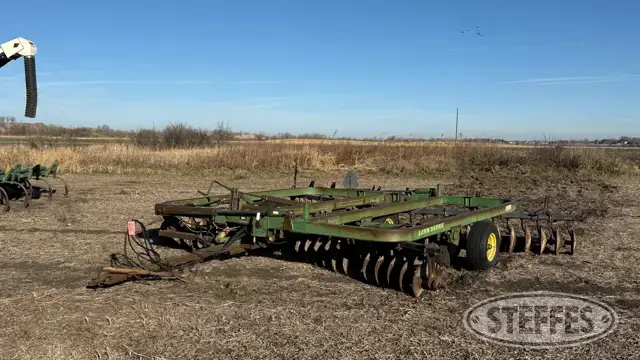 Steffes Group | John Deere 235