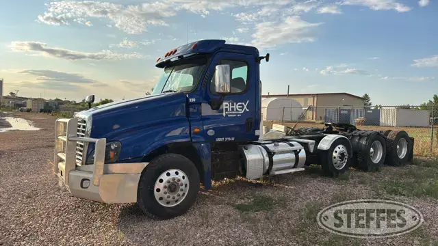 Steffes Group | 2018 Freightliner CA125DC