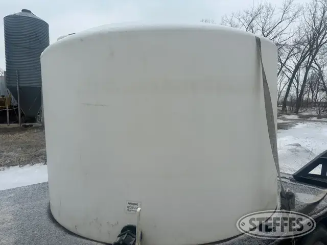 Steffes Group | 1,250 gal. poly tank