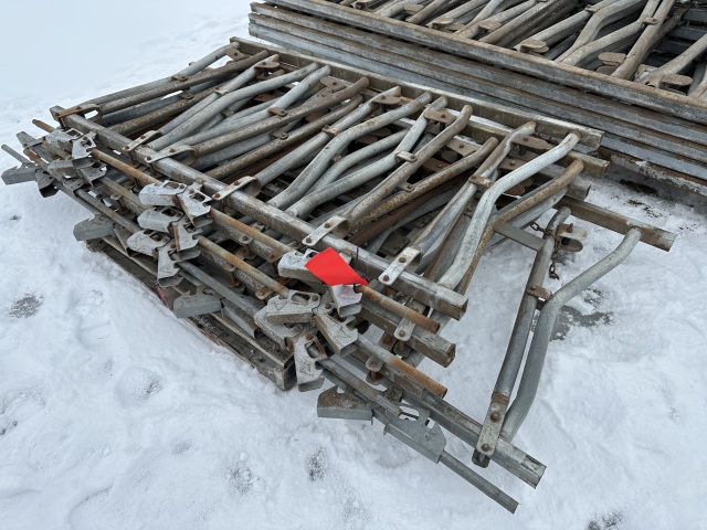 Steffes Group | (4) Cattle head locks