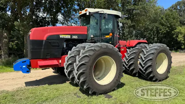 Steffes Group | 2003 Versatile 2425