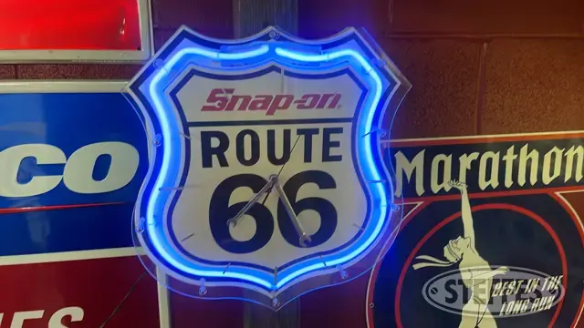 Steffes Group | Snap-on neon clock