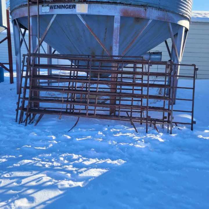 Steffes Group | Corral panels