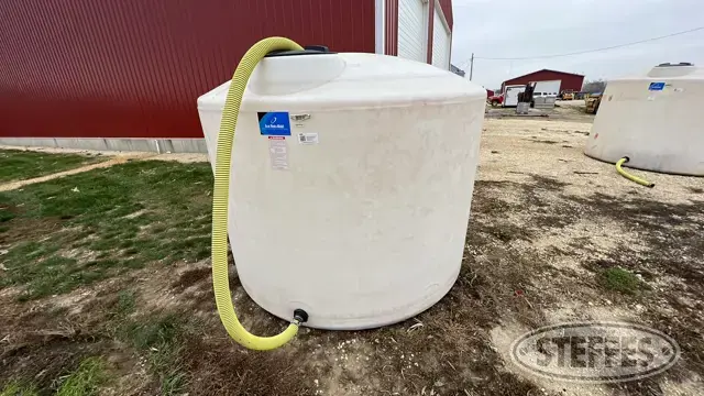 Steffes Group | 1,500 Gal. Poly Tank