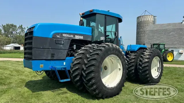 Steffes Group | 1998 New Holland Versatile 9682