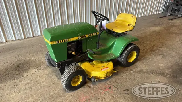 Steffes Group | 1981 John Deere 111