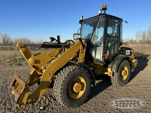 Steffes Group | 2009 Cat 906H