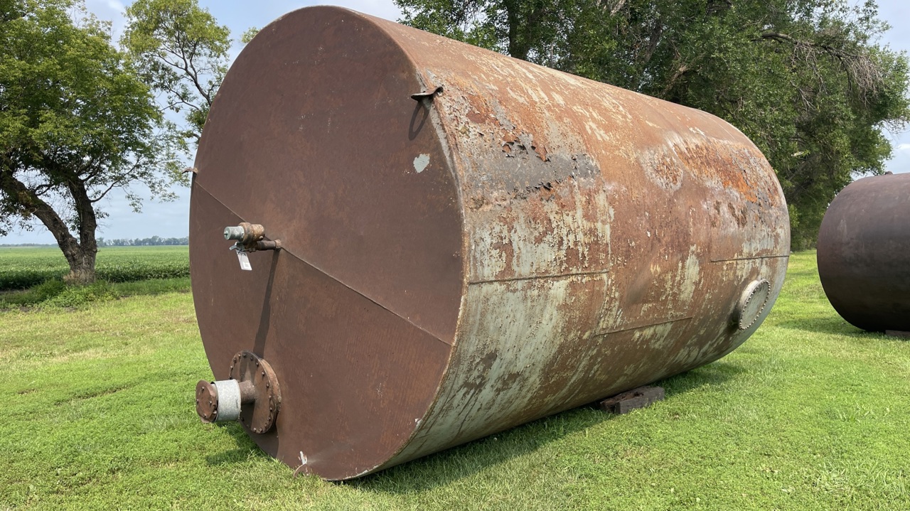 Steffes Group | Approx. 12,000 gal. upright fuel tank