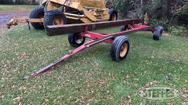 Steffes Group | Kewanee 47 header trailer