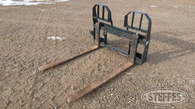 Steffes Group | Bobcat Pallet Fork HD