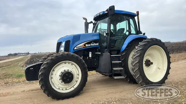 Steffes Group | 2003 New Holland TG255