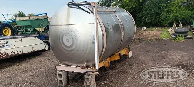 Steffes Group | 1,550 gal. stainless steel tank