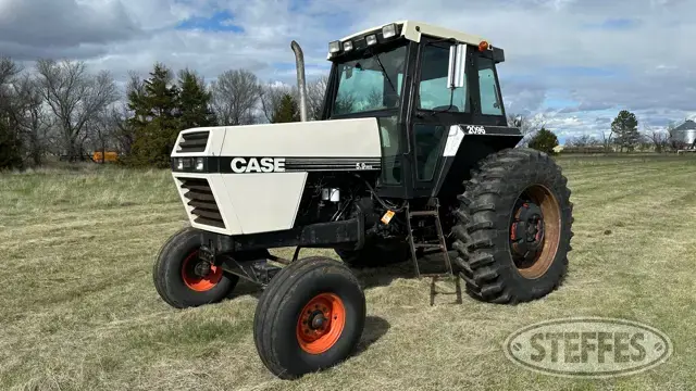 Steffes Group | 1985 Case 2096