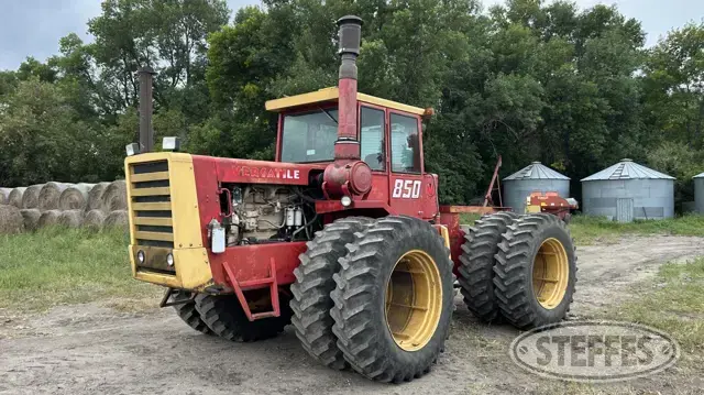 Steffes Group | 1976 Versatile 850 Series II