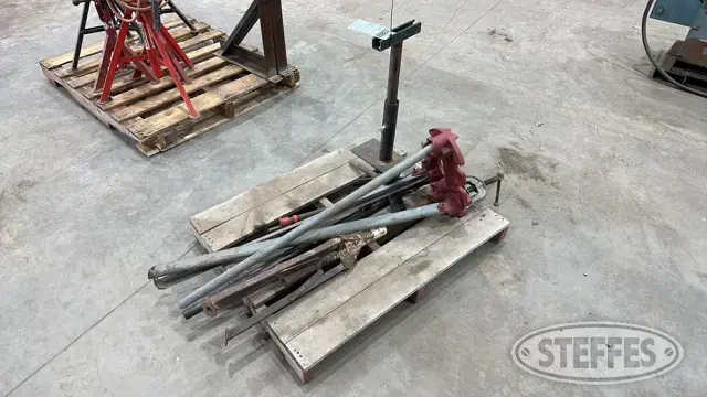 Steffes Group | Pipe threading stand