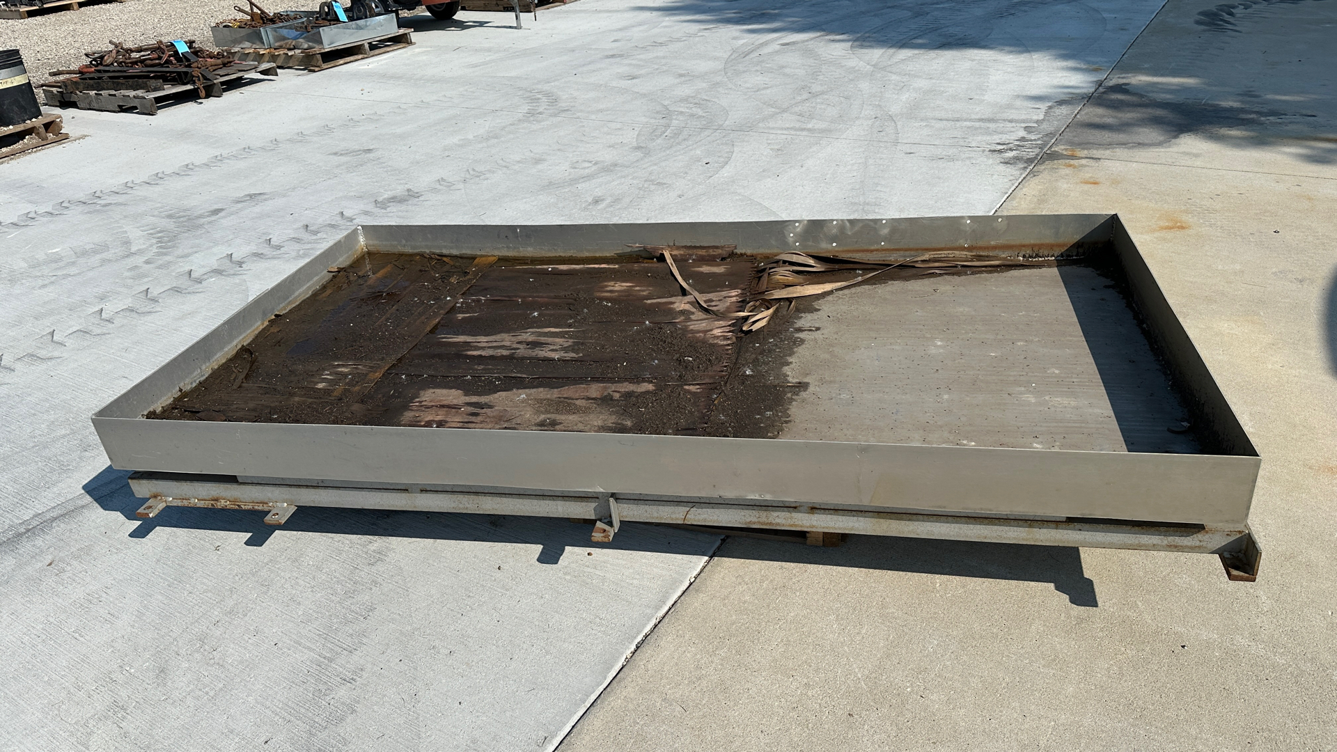 Steffes Group | Roll out box