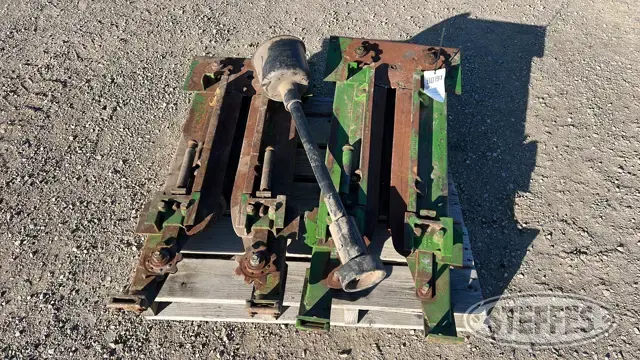 Steffes Group | (2) John Deere corn head row units