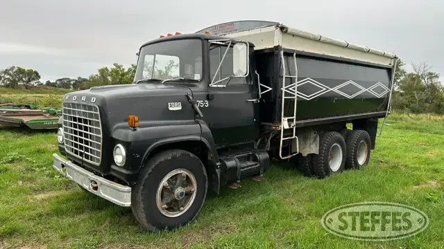Steffes Group | 1975 Ford 700
