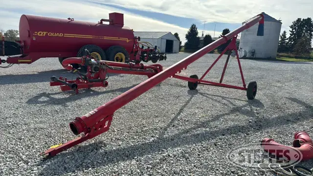 Steffes Group | Nuhn load stand