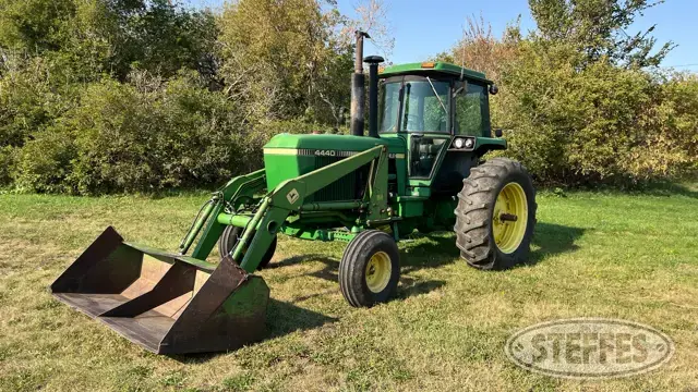 Steffes Group | 1982 John Deere 4440