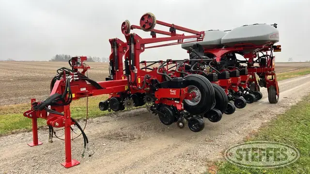 Steffes Group | 2013 Case IH 1255 Early Riser